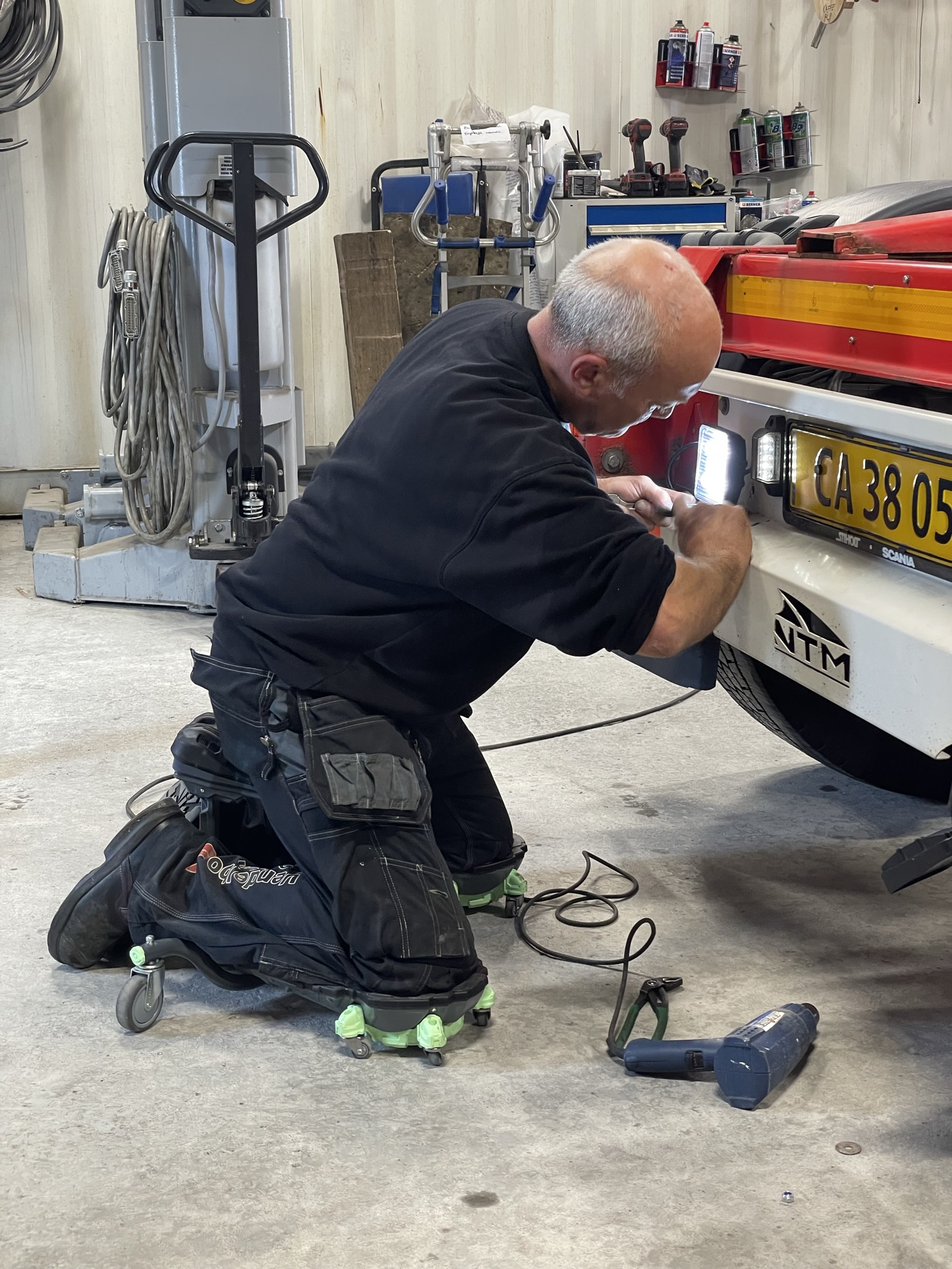 Kneel-it gives injured truck mechanic new hope